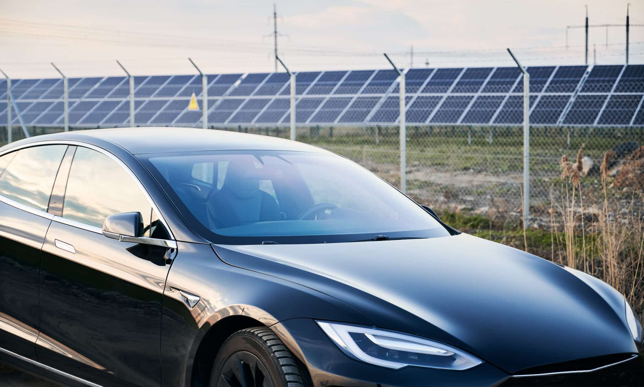 Tesla Faces Class Action Lawsuit Over “Death Trap” Door Handles in ...